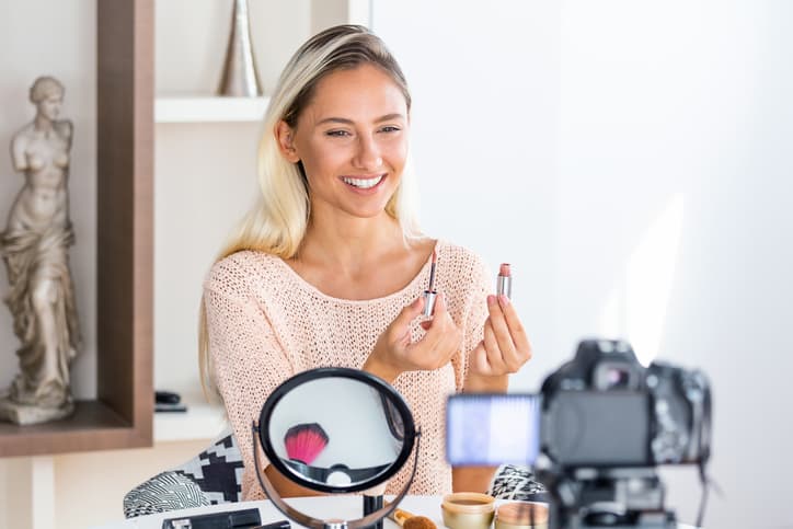 Live Commerce: How to Grow Sales with eCommerce Video Streaming